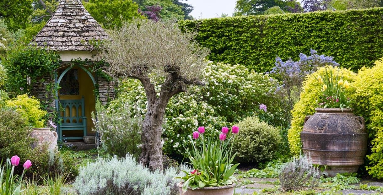 Highgrove Gardens - iVisit