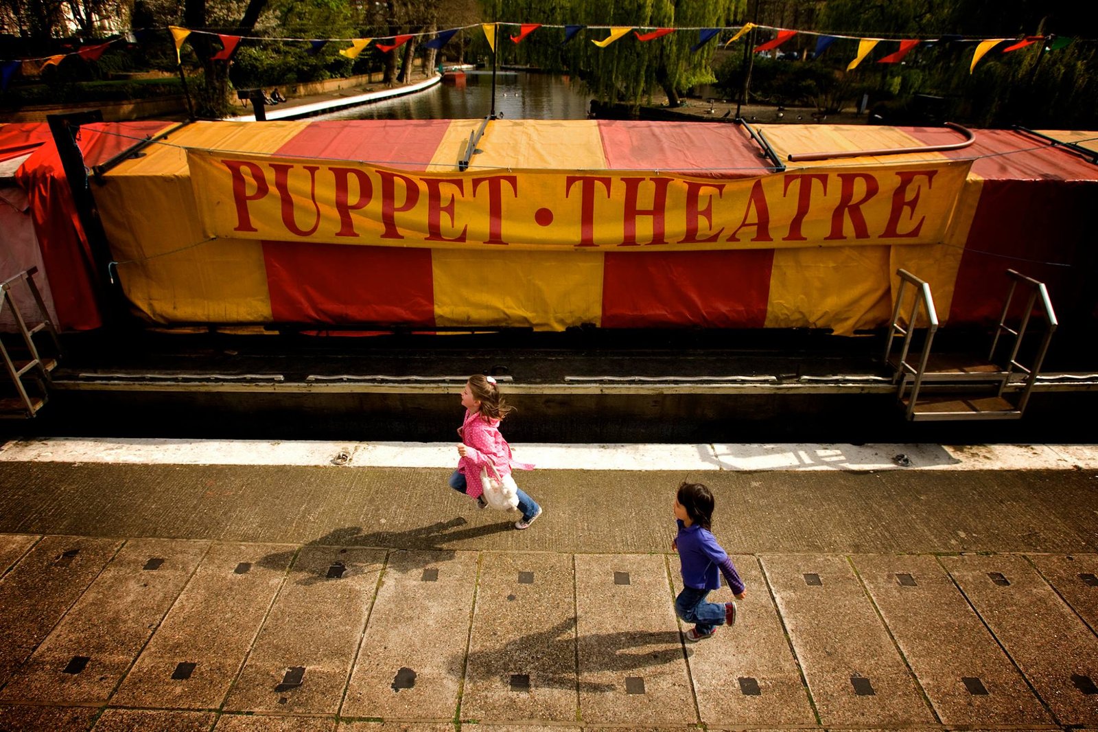 The Puppet Theatre Barge - iVisit